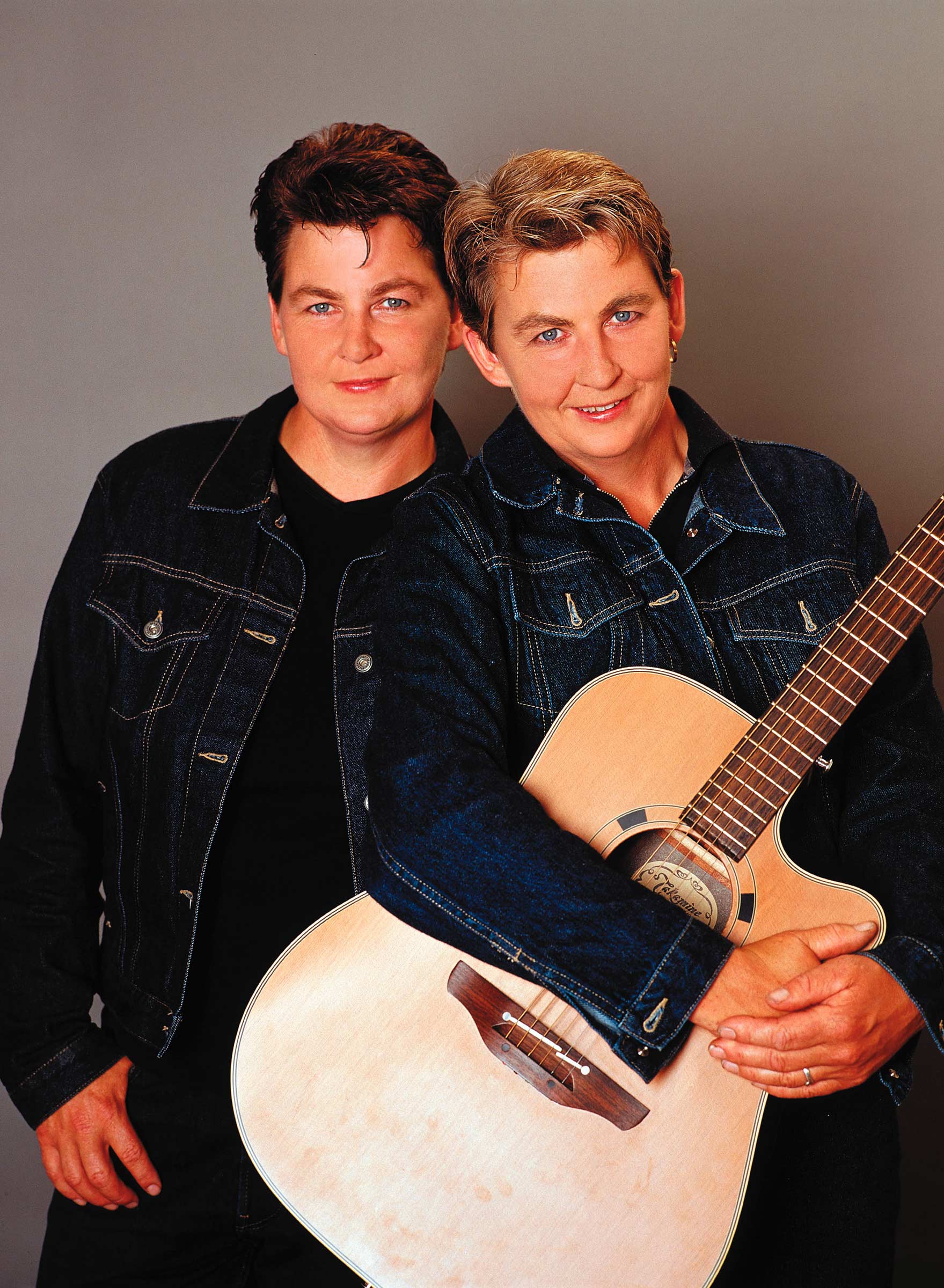 Photos | The Topp Twins - Untouchable Girls | Film | NZ On Screen