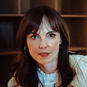 Emily Perkins | NZ On Screen